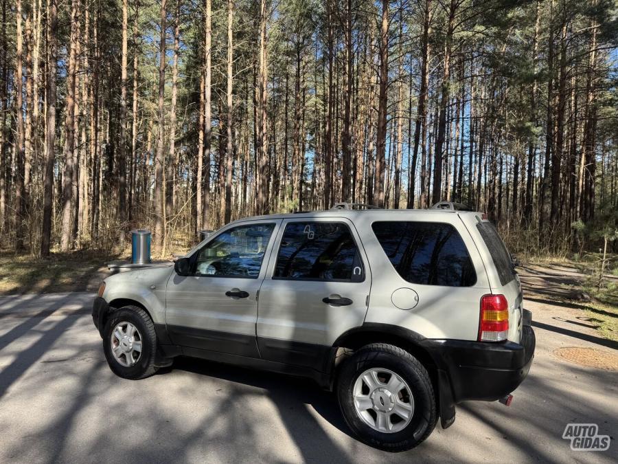 Ford Escape 2002 in Vilnius, with an engine capacity of 3.00 L and mileage of 147 thousand km for 2749 €, photo 8 on AUTOMOTO.COM.LV