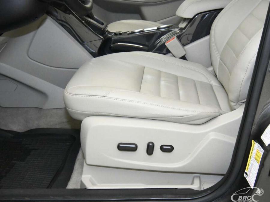 Pelēks Ford Escape 2015 Viļņa, ar dzinēja tilpumu 1.60 L un nobraukumu 92 tūkst. km par 7500 €, foto 23 vietnē AUTOMOTO.COM.LV