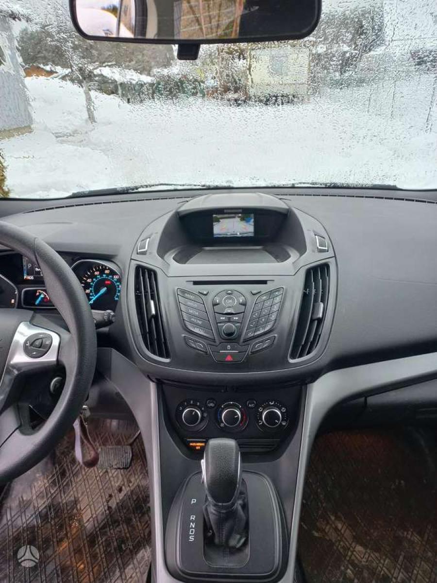 Pelēks Ford Escape 2016 Druskininkai, ar dzinēja tilpumu 2.49 L un nobraukumu 172 tūkst. km par 6159 €, foto 5 vietnē AUTOMOTO.COM.LV