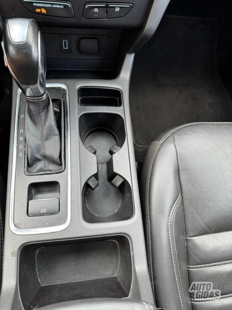 Grey Ford Escape 2018 in Utena, with an engine capacity of 1.50 L and mileage of 141 thousand km for 8888 €, photo 14 on AUTOMOTO.COM.LV