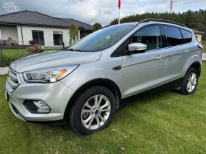 Grey Ford Escape 2018 in Utena, with an engine capacity of 1.50 L and mileage of 141 thousand km for 8888 €, photo 3 on AUTOMOTO.COM.LV