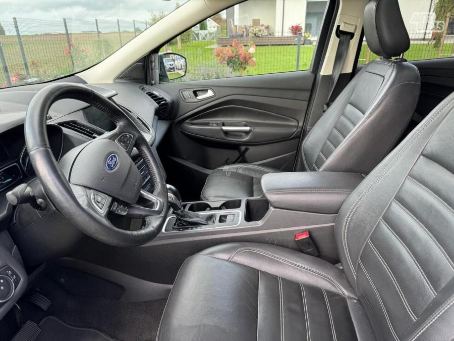 Grey Ford Escape 2018 in Utena, with an engine capacity of 1.50 L and mileage of 141 thousand km for 8888 €, photo 12 on AUTOMOTO.COM.LV
