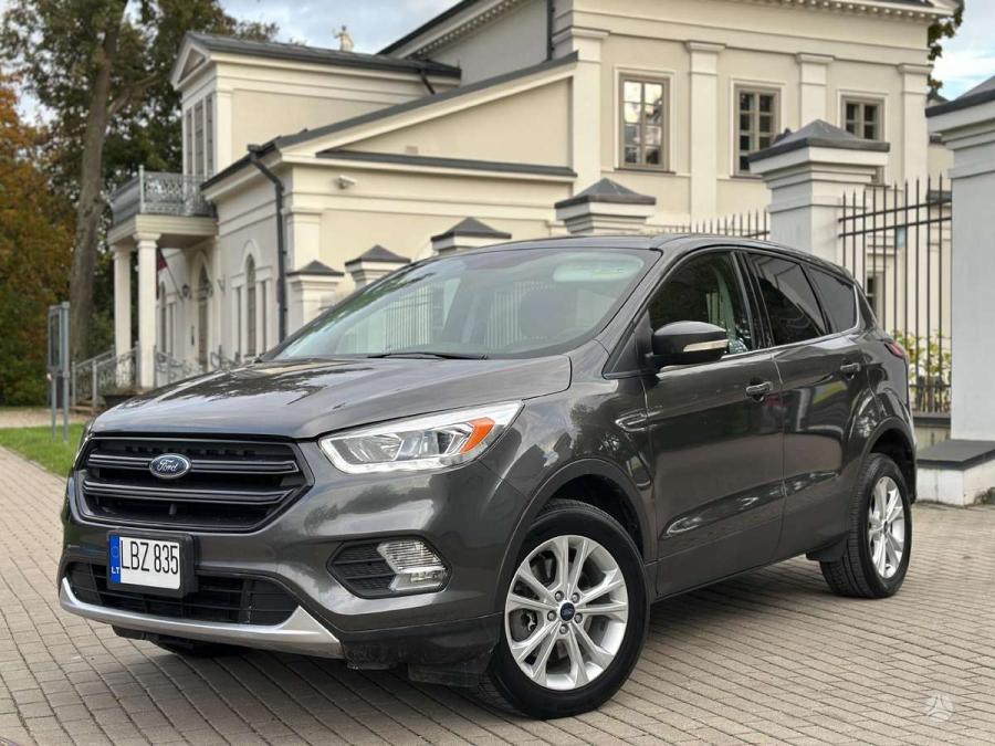 Pelēks Ford Escape 2019 Viļņa, ar dzinēja tilpumu 1.50 L un nobraukumu 57 tūkst. km par 8850 €, foto 1 vietnē AUTOMOTO.COM.LV