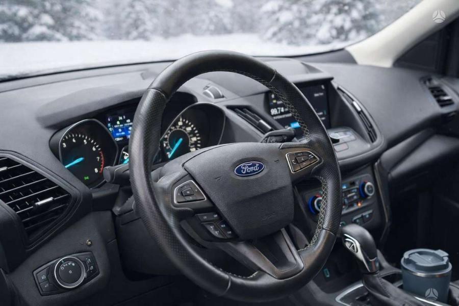 Pelēks Ford Escape 2019 Viļņa, ar dzinēja tilpumu 1.50 L un nobraukumu 57 tūkst. km par 8750 €, foto 7 vietnē AUTOMOTO.COM.LV