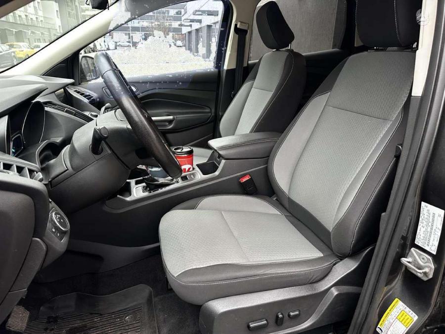 Pelēks Ford Escape 2019 Viļņa, ar dzinēja tilpumu 1.50 L un nobraukumu 57 tūkst. km par 8750 €, foto 8 vietnē AUTOMOTO.COM.LV
