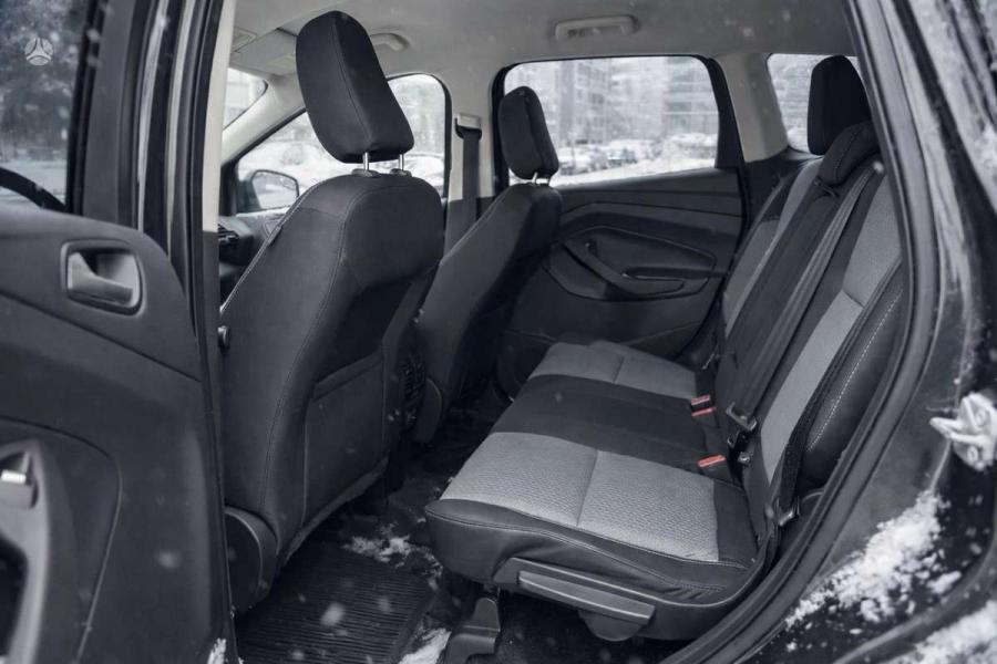 Pelēks Ford Escape 2019 Viļņa, ar dzinēja tilpumu 1.50 L un nobraukumu 57 tūkst. km par 8750 €, foto 10 vietnē AUTOMOTO.COM.LV