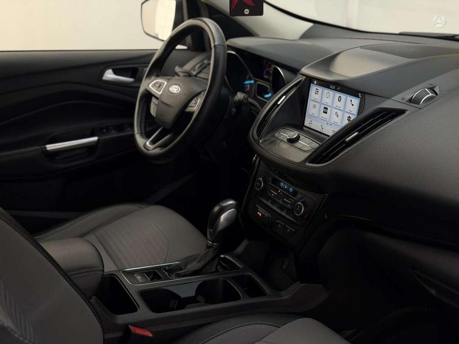 Grey Ford Escape 2019 in Vilnius, with an engine capacity of 1.50 L and mileage of 132 thousand km for 9500 €, photo 15 on AUTOMOTO.COM.LV