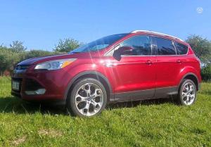 Red Ford Escape 2013 in Vilnius, with an engine capacity of 2.00 L and mileage of 213 thousand km for 7000 €, photo 3 on AUTOMOTO.COM.LV
