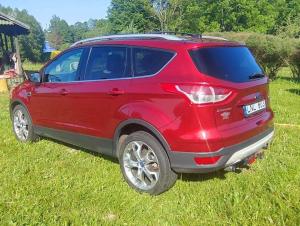 Red Ford Escape 2013 in Vilnius, with an engine capacity of 2.00 L and mileage of 213 thousand km for 7000 €, photo 4 on AUTOMOTO.COM.LV