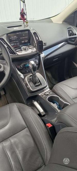 Red Ford Escape 2013 in Vilnius, with an engine capacity of 2.00 L and mileage of 213 thousand km for 7000 €, photo 13 on AUTOMOTO.COM.LV