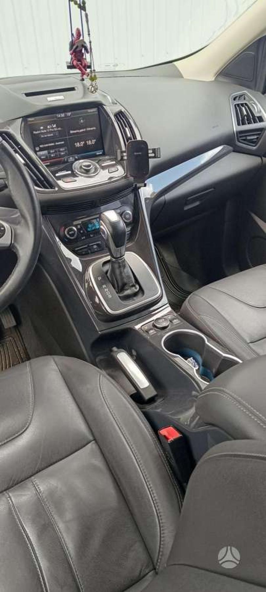 Red Ford Escape 2013 in Vilnius, with an engine capacity of 2.00 L and mileage of 213 thousand km for 7000 €, photo 13 on AUTOMOTO.COM.LV
