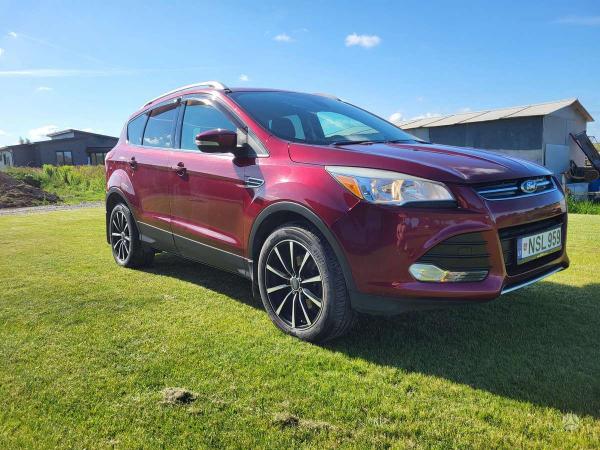 Sarkans Ford Escape 2014 Šauļi, ar dzinēja tilpumu 2.00 L un nobraukumu 135 tūkst. km par 5900 €, foto 1 vietnē AUTOMOTO.COM.LV