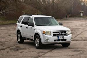White Ford Escape 2009 in Kaunas, with an engine capacity of 2.30 L and mileage of 275 thousand km for 4900 €, photo 5 on AUTOMOTO.COM.LV