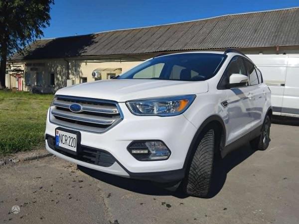 White Ford Escape 2018 in Vilnius, with an engine capacity of 1.50 L and mileage of 132 thousand km for 10700 €, photo 2 on AUTOMOTO.COM.LV