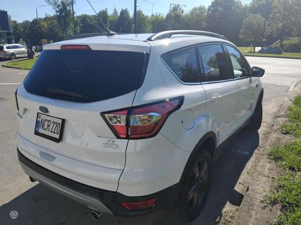 White Ford Escape 2018 in Vilnius, with an engine capacity of 1.50 L and mileage of 132 thousand km for 10700 €, photo 8 on AUTOMOTO.COM.LV