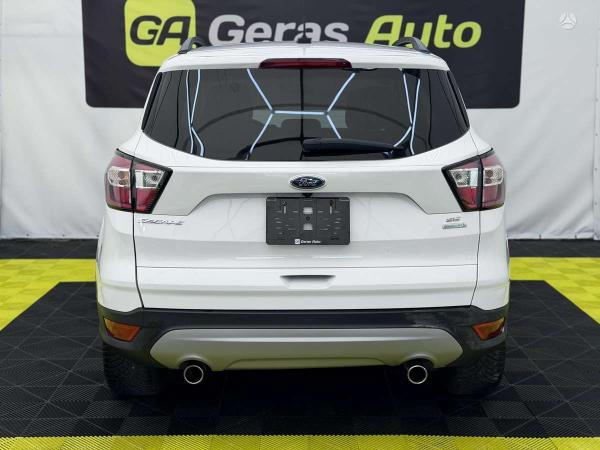 Balts Ford Escape 2018 Viļņa, ar dzinēja tilpumu 1.50 L un nobraukumu 132 tūkst. km par 10000 €, foto 5 vietnē AUTOMOTO.COM.LV