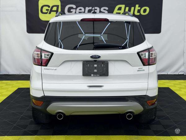Balts Ford Escape 2018 Viļņa, ar dzinēja tilpumu 1.50 L un nobraukumu 132 tūkst. km par 10000 €, foto 5 vietnē AUTOMOTO.COM.LV