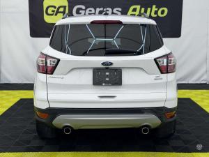 White Ford Escape 2018 in Vilnius, with an engine capacity of 1.50 L and mileage of 132 thousand km for 10000 €, photo 6 on AUTOMOTO.COM.LV