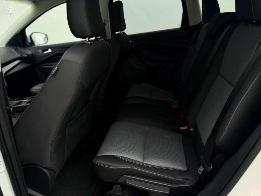 White Ford Escape 2018 in Vilnius, with an engine capacity of 1.50 L and mileage of 132 thousand km for 10000 €, photo 12 on AUTOMOTO.COM.LV