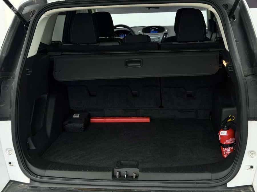 White Ford Escape 2018 in Vilnius, with an engine capacity of 1.50 L and mileage of 132 thousand km for 10000 €, photo 13 on AUTOMOTO.COM.LV