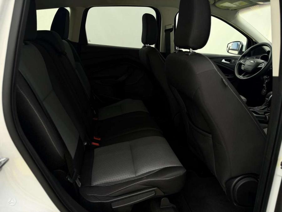 White Ford Escape 2018 in Vilnius, with an engine capacity of 1.50 L and mileage of 132 thousand km for 10000 €, photo 14 on AUTOMOTO.COM.LV