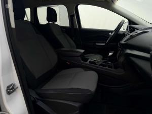 White Ford Escape 2018 in Vilnius, with an engine capacity of 1.50 L and mileage of 132 thousand km for 10000 €, photo 15 on AUTOMOTO.COM.LV
