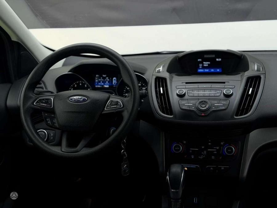 White Ford Escape 2018 in Vilnius, with an engine capacity of 1.50 L and mileage of 132 thousand km for 10000 €, photo 17 on AUTOMOTO.COM.LV