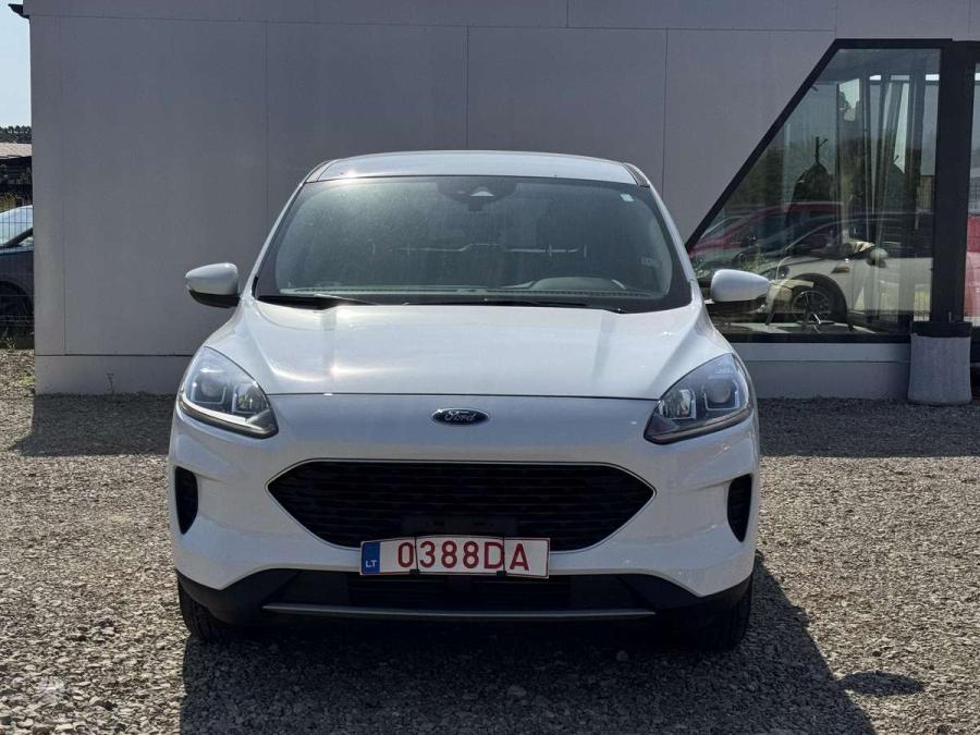 White Ford Escape 2020 in Siauliai, with an engine capacity of 1.50 L and mileage of 22 thousand km for 15800 €, photo 3 on AUTOMOTO.COM.LV