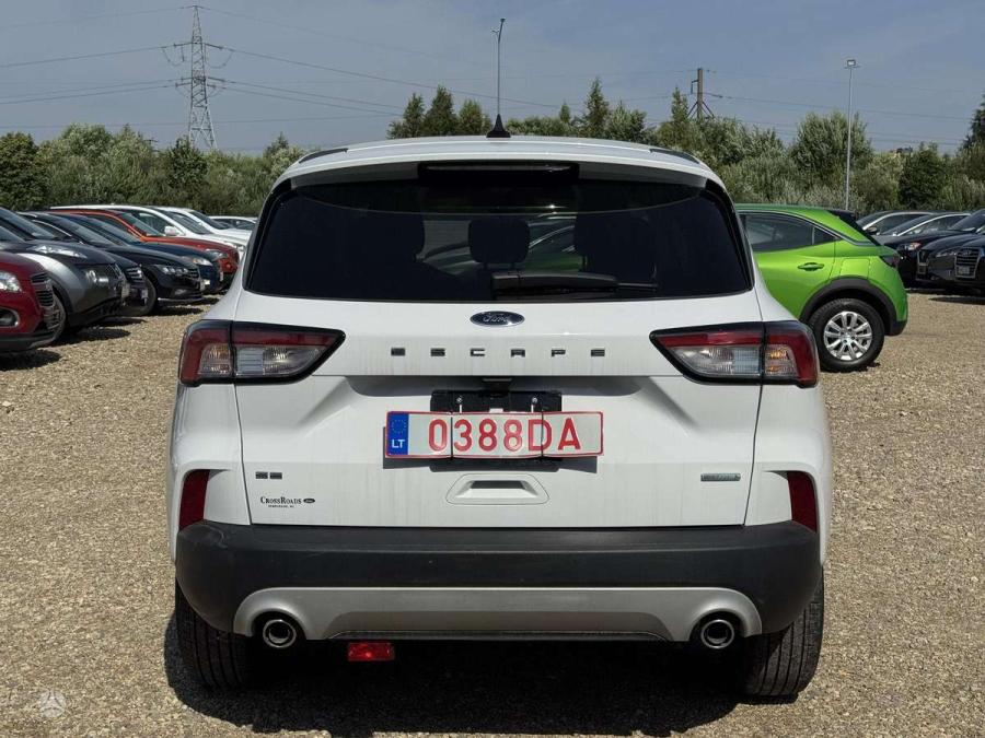 White Ford Escape 2020 in Siauliai, with an engine capacity of 1.50 L and mileage of 22 thousand km for 15800 €, photo 6 on AUTOMOTO.COM.LV