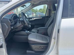 White Ford Escape 2020 in Siauliai, with an engine capacity of 1.50 L and mileage of 22 thousand km for 15800 €, photo 10 on AUTOMOTO.COM.LV