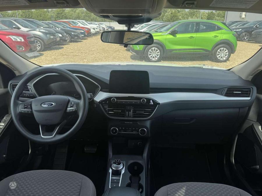 White Ford Escape 2020 in Siauliai, with an engine capacity of 1.50 L and mileage of 22 thousand km for 15800 €, photo 12 on AUTOMOTO.COM.LV