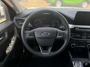 White Ford Escape 2020 in Siauliai, with an engine capacity of 1.50 L and mileage of 22 thousand km for 15800 €, photo 18 on AUTOMOTO.COM.LV