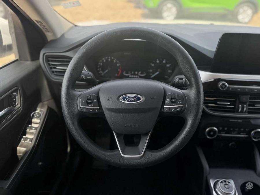 White Ford Escape 2020 in Siauliai, with an engine capacity of 1.50 L and mileage of 22 thousand km for 15800 €, photo 18 on AUTOMOTO.COM.LV