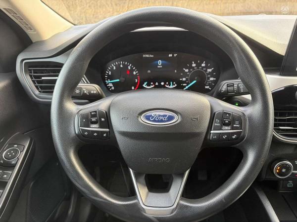 Balts Ford Escape 2020 Klaipėda, ar dzinēja tilpumu 1.50 L un nobraukumu 32 tūkst. km par 14700 €, foto 8 vietnē AUTOMOTO.COM.LV