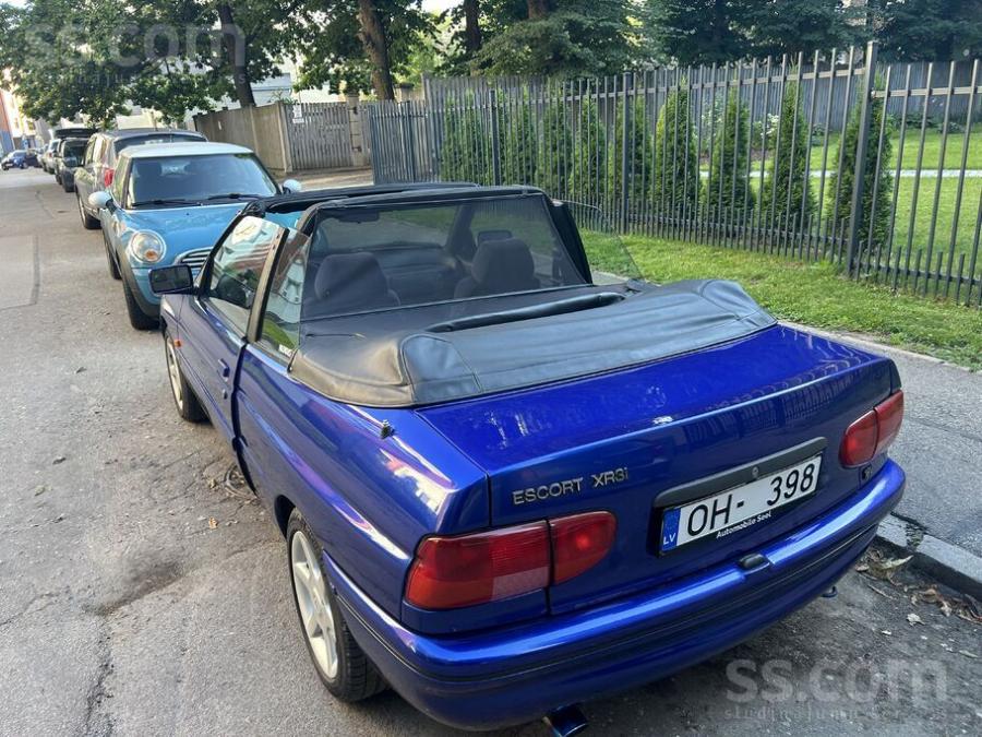 Zils Ford Escort 1994 Rīga, ar dzinēja tilpumu 1.80 L un nobraukumu 267 tūkst. km par 2700 €, foto 3 vietnē AUTOMOTO.COM.LV