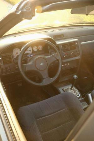 Pelēks Ford Escort 1992 Viļņa, ar dzinēja tilpumu 1.60 L un nobraukumu 43 tūkst. km par 1999 €, foto 5 vietnē AUTOMOTO.COM.LV