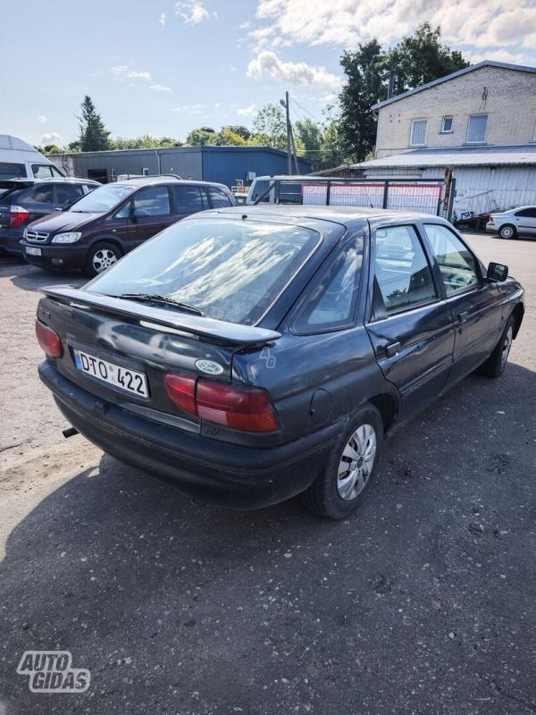 Ford Escort 1994 Plungė, ar dzinēja tilpumu 1.60 L un nobraukumu 150 tūkst. km par 420 €, foto 4 vietnē AUTOMOTO.COM.LV