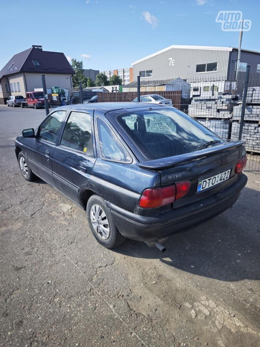 Форд Эскорт 1994 в Плунге, объемом двигателя 1.60 л и пробегом 150 тыс. км за 420 €, фото 6 на AUTOMOTO.COM.LV
