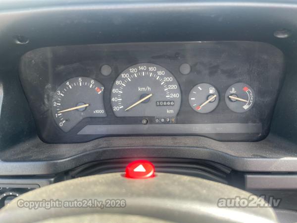 Red Ford Escort 1991 in Tallinn, with an engine capacity of 1.60 L and mileage of 101 thousand km for 1490 €, photo 9 on AUTOMOTO.COM.LV