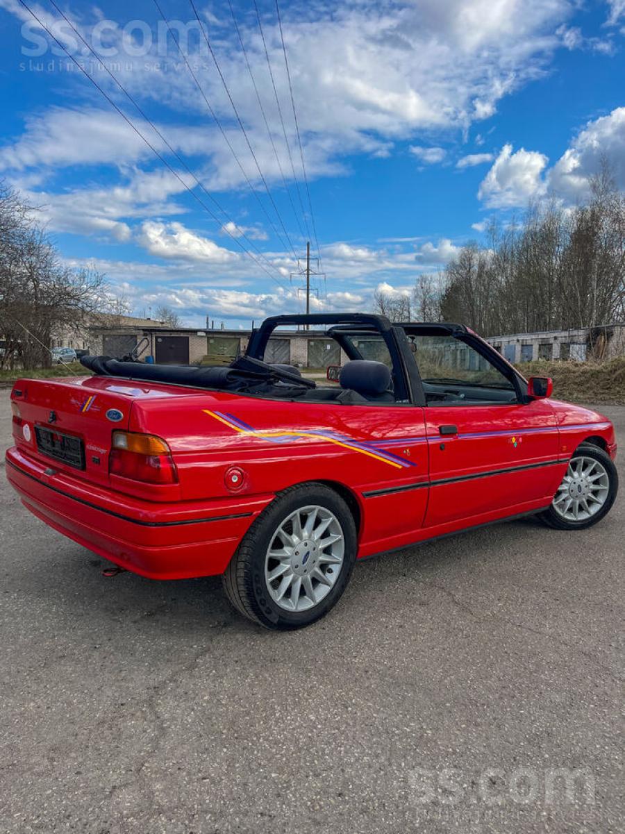 Red Ford Escort 1992 in Ogre, with an engine capacity of 1.60 L and mileage of 126 thousand km for 2150 €, photo 3 on AUTOMOTO.COM.LV