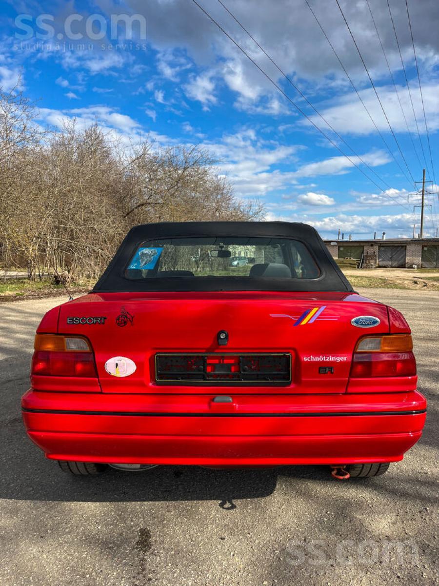 Red Ford Escort 1992 in Ogre, with an engine capacity of 1.60 L and mileage of 126 thousand km for 2150 €, photo 8 on AUTOMOTO.COM.LV