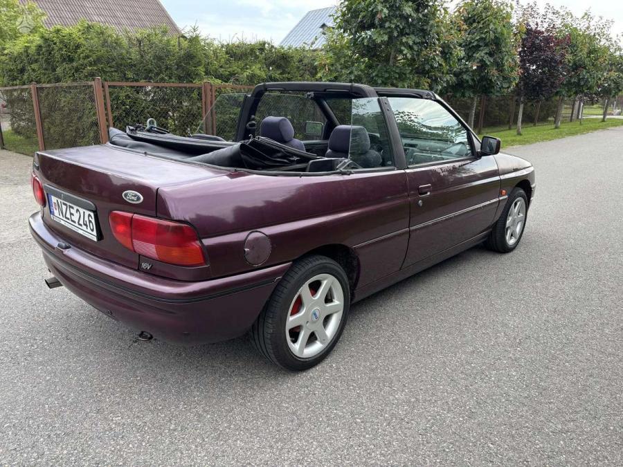 Red Ford Escort 1994 in Klaipeda, with an engine capacity of 1.80 L and mileage of 42 thousand km for 1899 €, photo 1 on AUTOMOTO.COM.LV