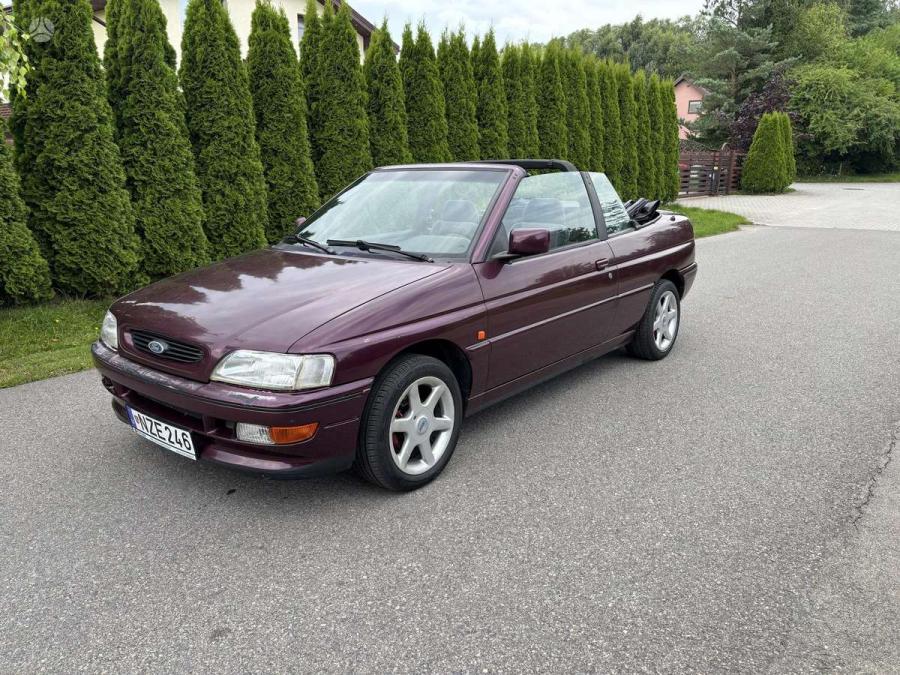 Red Ford Escort 1994 in Klaipeda, with an engine capacity of 1.80 L and mileage of 42 thousand km for 1899 €, photo 4 on AUTOMOTO.COM.LV