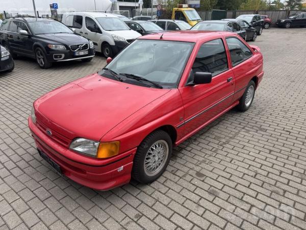 Red Ford Escort 1991 in Riga, with an engine capacity of 1.60 L and mileage of 170 thousand km for 3800 €, photo 3 on AUTOMOTO.COM.LV