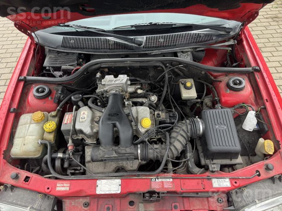 Red Ford Escort 1991 in Riga, with an engine capacity of 1.60 L and mileage of 170 thousand km for 3800 €, photo 11 on AUTOMOTO.COM.LV