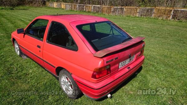 Sarkans Ford Escort 1992 Pērnava, ar dzinēja tilpumu 1.80 L un nobraukumu 82 tūkst. km par 1490 €, foto 2 vietnē AUTOMOTO.COM.LV