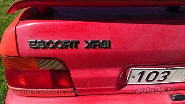 Sarkans Ford Escort 1992 Pērnava, ar dzinēja tilpumu 1.80 L un nobraukumu 82 tūkst. km par 1490 €, foto 5 vietnē AUTOMOTO.COM.LV