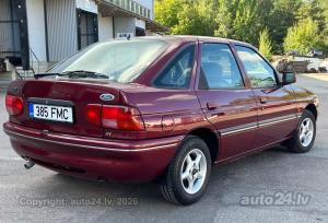 Sarkans Ford Escort 1994 Tallina, ar dzinēja tilpumu 1.80 L un nobraukumu 125 tūkst. km par 3400 €, foto 3 vietnē AUTOMOTO.COM.LV