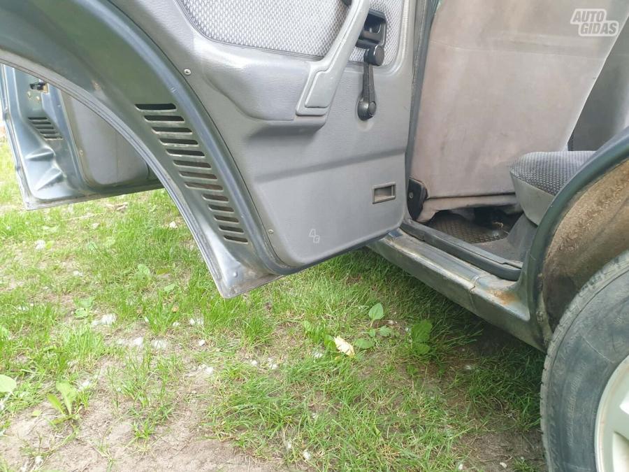 Ford Escort 1989 in Klaipeda, with an engine capacity of 1.40 L and mileage of 45 thousand km for 1000 €, photo 10 on AUTOMOTO.COM.LV