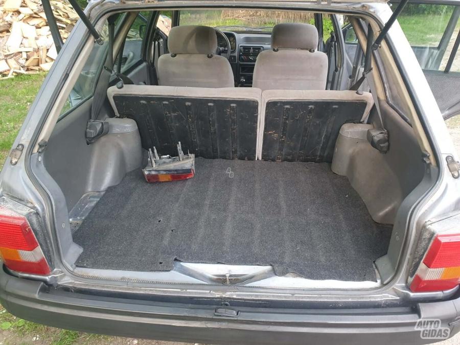 Ford Escort 1989 in Klaipeda, with an engine capacity of 1.40 L and mileage of 45 thousand km for 1000 €, photo 13 on AUTOMOTO.COM.LV